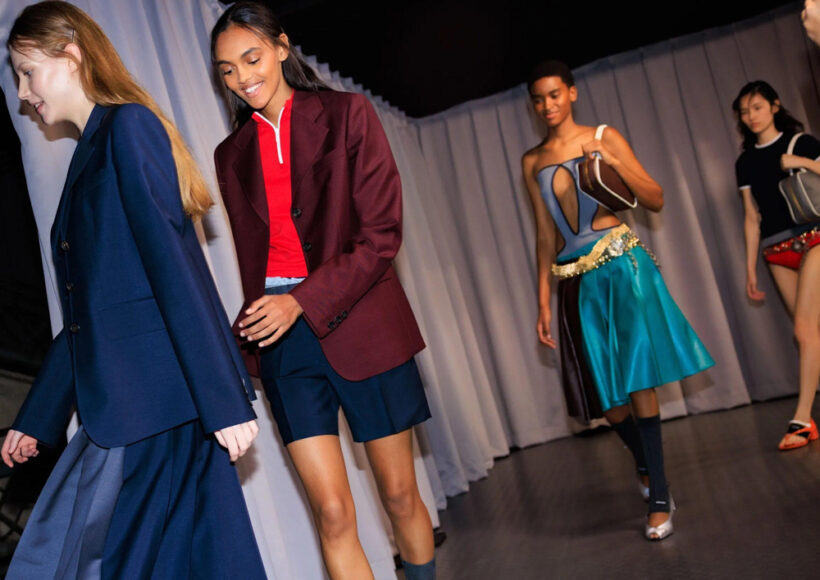A/W 23/24 WOMENS CATWALKS PFW: ANREALAGE UV LIGHT SHOW | USP Edit